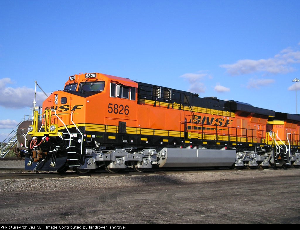 BNSF 5826